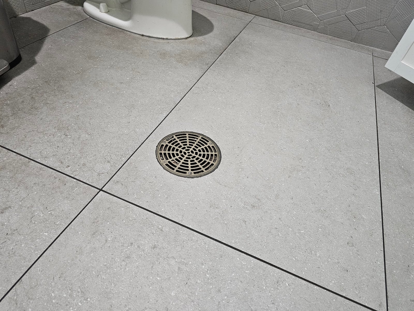 Bathroom Floor Drain: Installation and Maintenance Tips - Part I